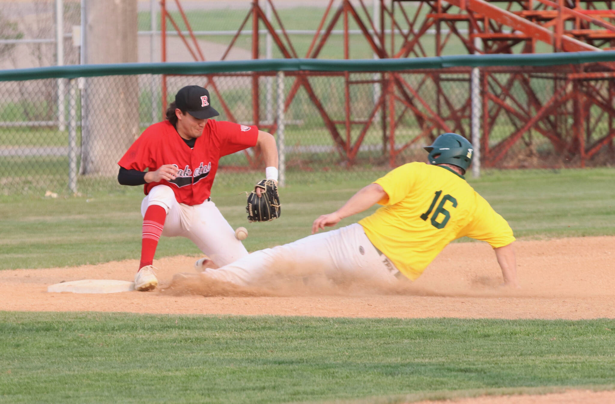 ACTION AT ANDREWS – Brandon Sun