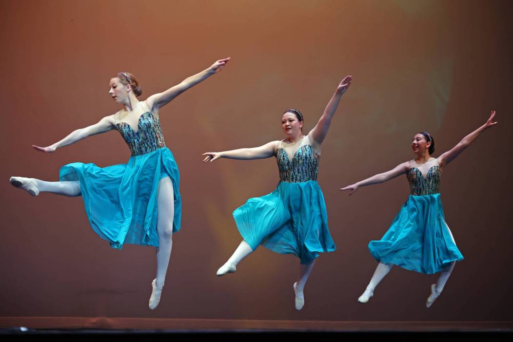 GALLERY: Dance the night away – Brandon Sun