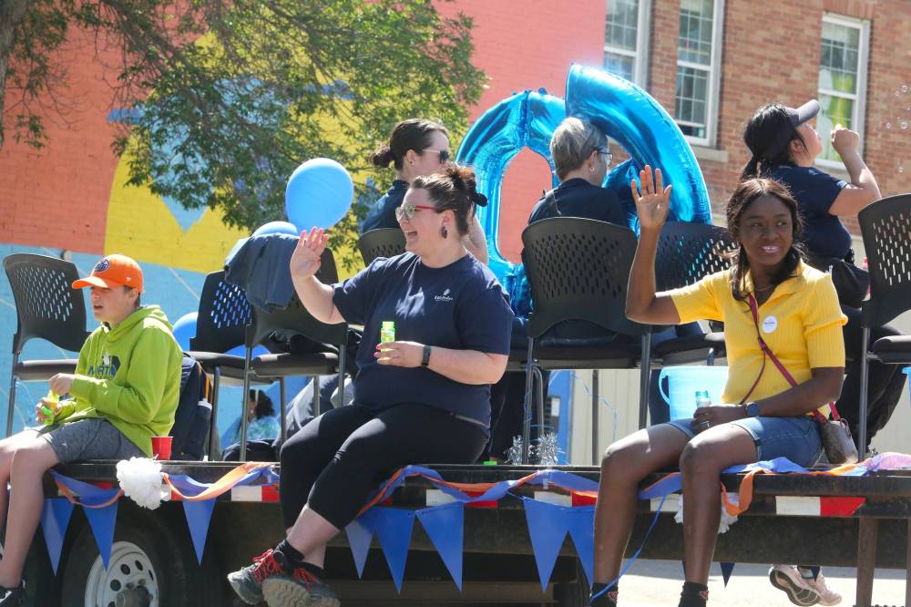 A travelling show – Brandon Sun