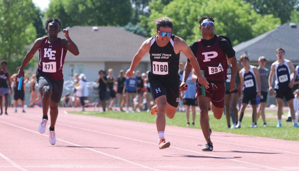 Quick chemistry pays off for Massey boys relay team – Brandon Sun