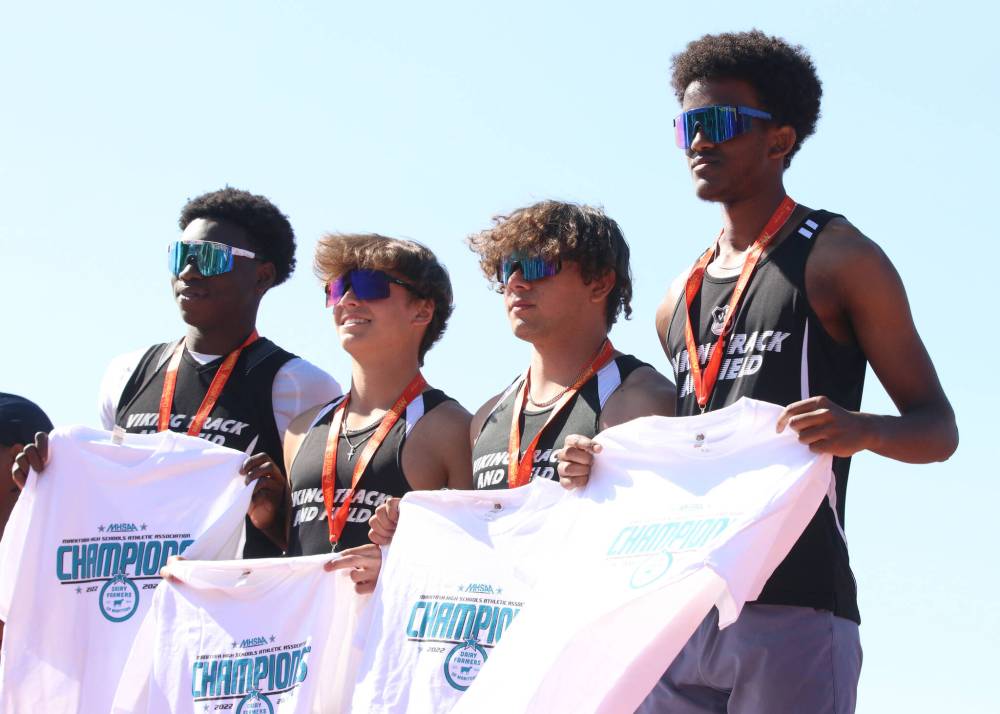 Quick chemistry pays off for Massey boys relay team – Brandon Sun