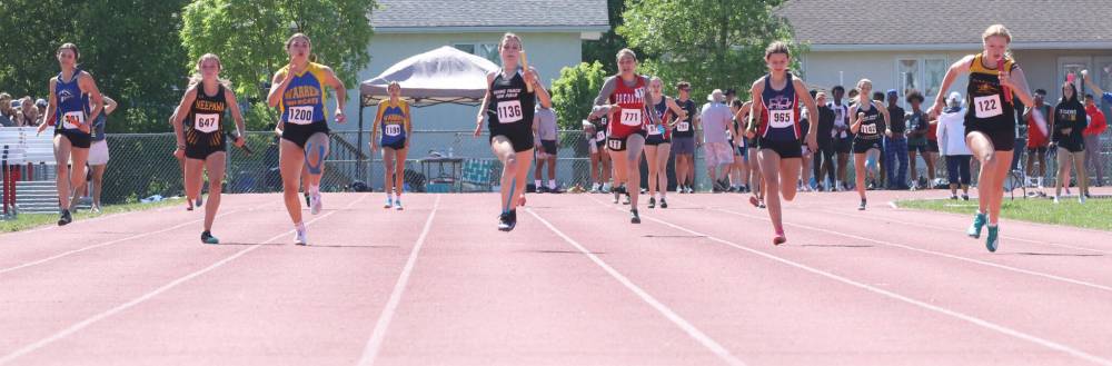 Massey JV girls surprise in relay final – Brandon Sun
