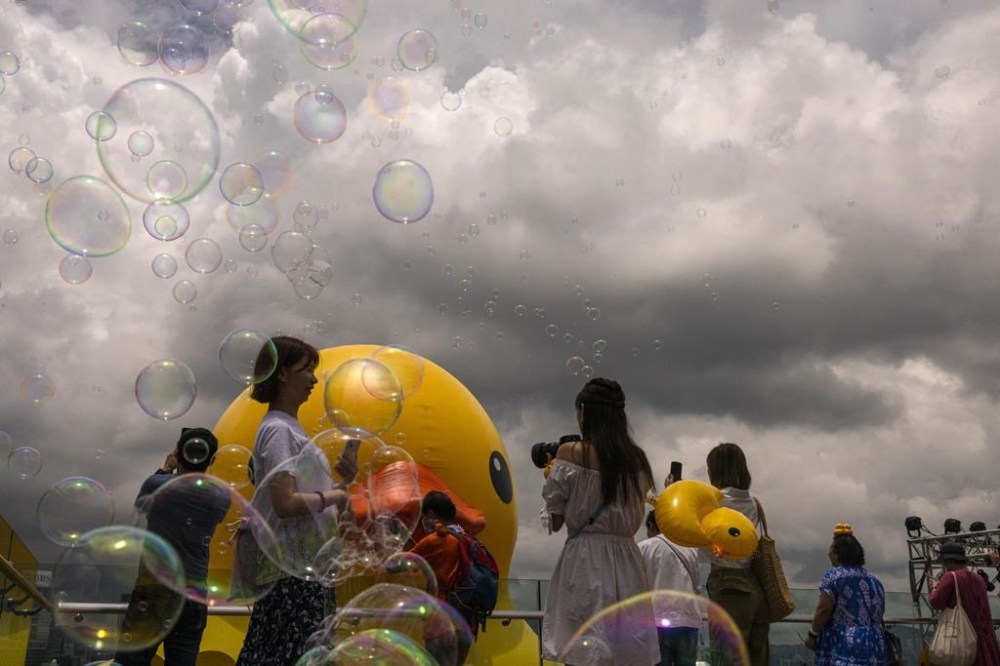 Giant inflatable ducks make a splash in Hong Kong as pop-art project ...