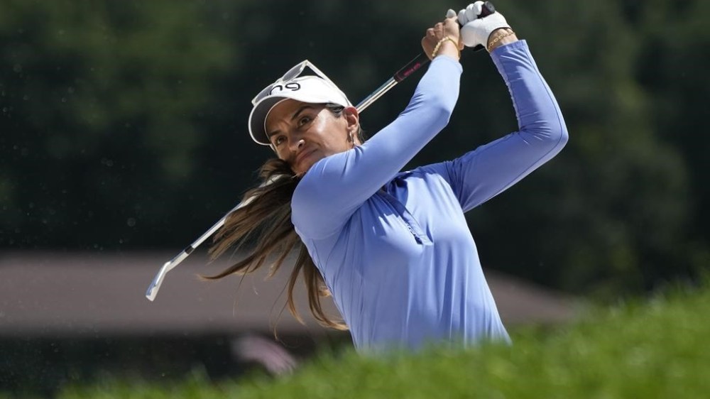 Paula Reto leads Evian Championship after 1st round, Henderson five ...