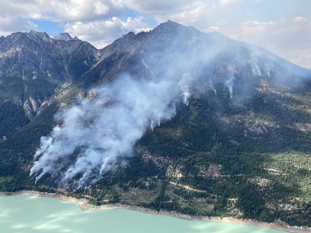 Adams Lake wildfire flares as wind, harsh terrain challenge B.C. on ...