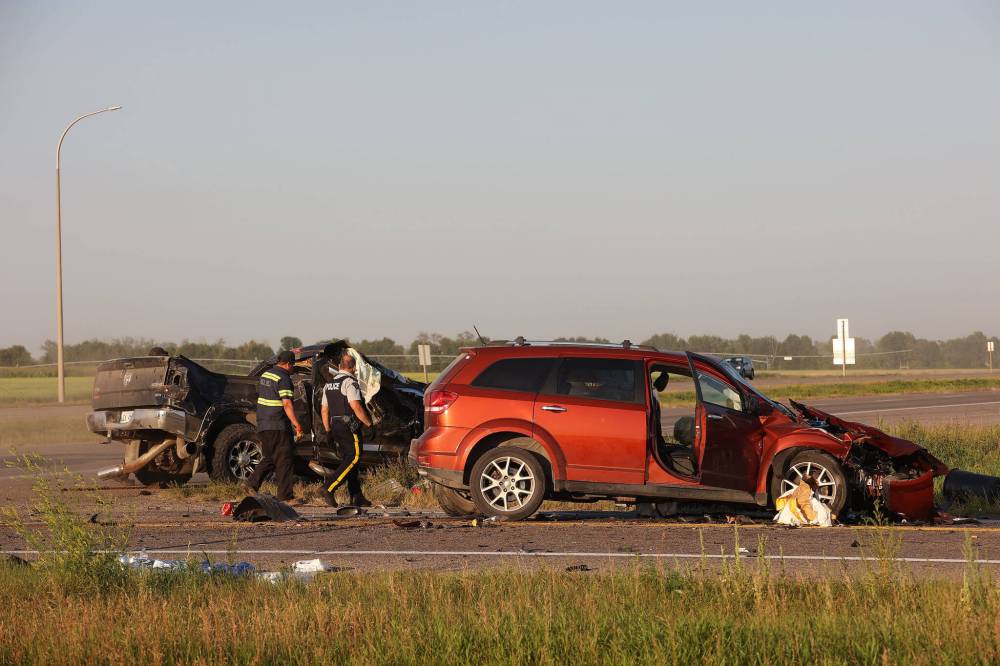 Crash sends three to hospital – Brandon Sun