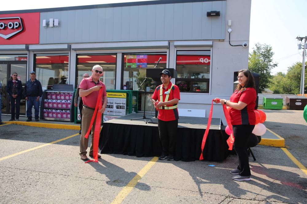 Heritage Co-op unveils new Downtown gas station – Brandon Sun