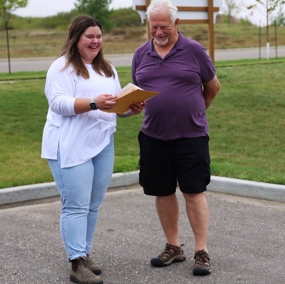 Cool car gets thumbs up from fans – Brandon Sun