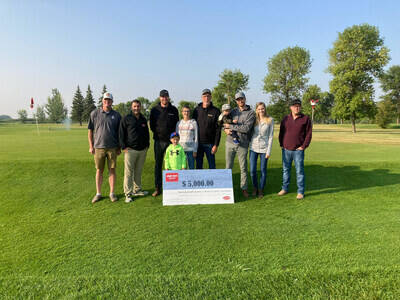 Hamiota golf club recieves $5,000 in contest – Brandon Sun