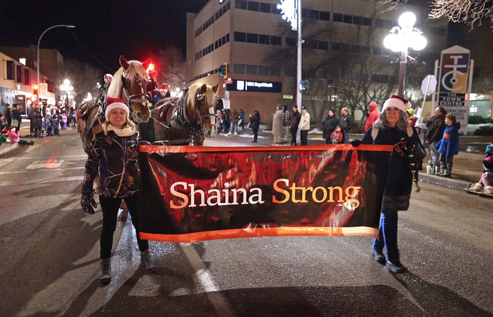 Brandon Santa Parade delights big crowds – Brandon Sun