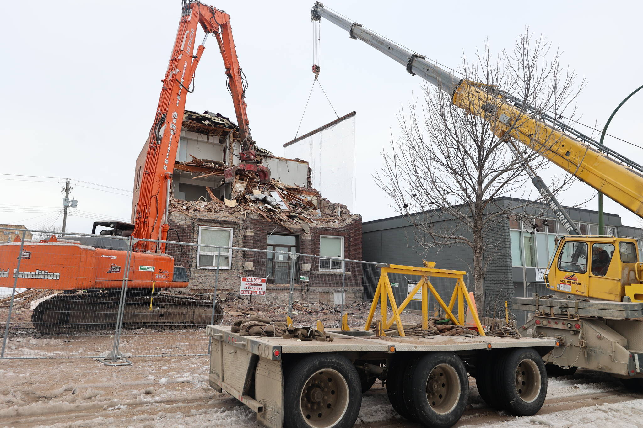 Demolition of historic Meredith Place begins – Brandon Sun