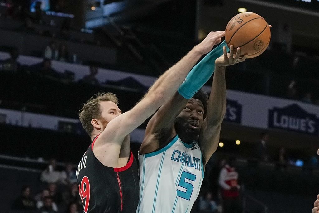 Gordon Hayward scores 24 points as hot-shooting Hornets hold off ...