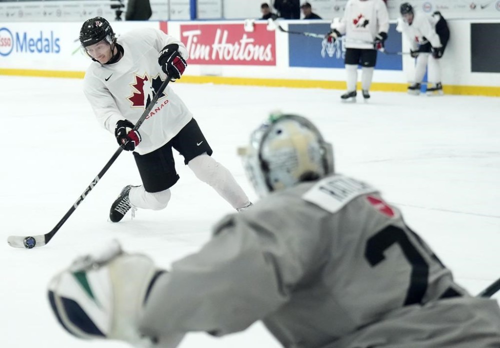 Beck scores twice, Celebrini ejected as Canada beats Switzerland in WJC ...