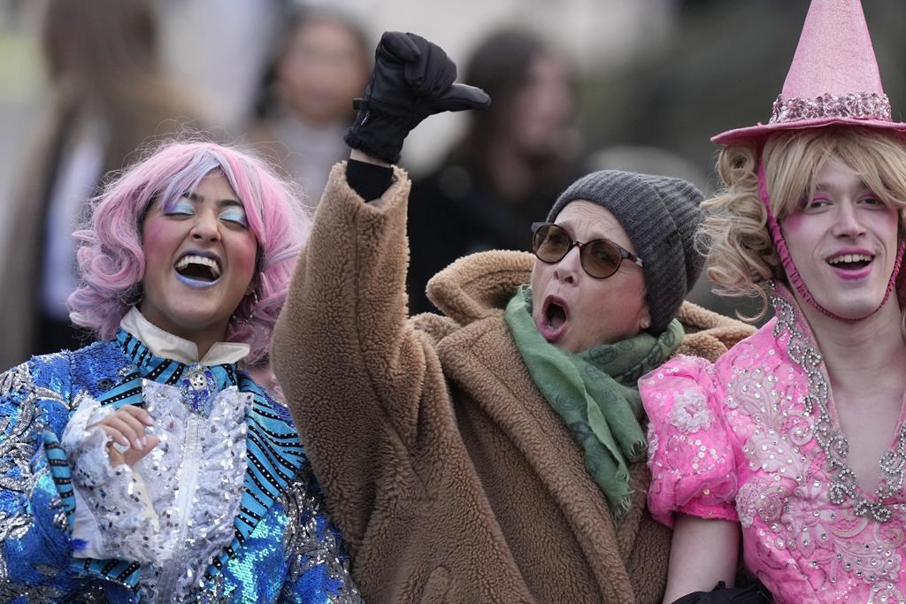 Annette Bening honored as Harvard’s Hasty Pudding Woman of the Year ...