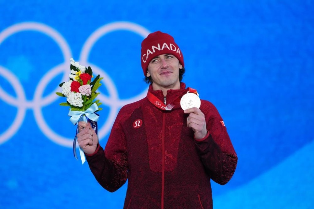 Canadian snowboarder Mark McMorris healing from kneeing himself in the ...