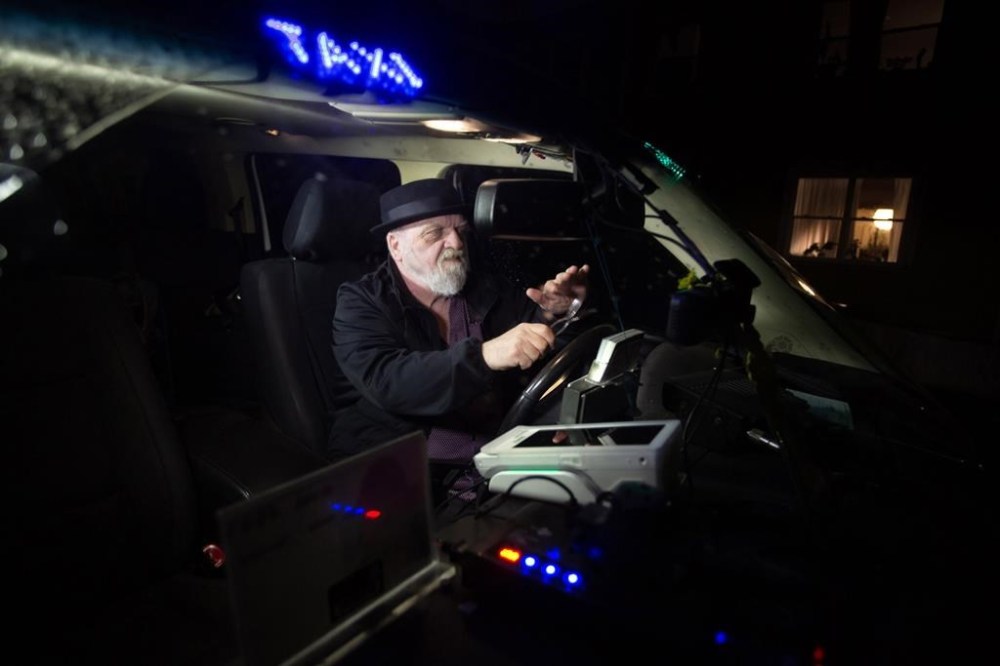 With help from Pitbull, Newfoundland cabbie shows spoons aren’t just ...