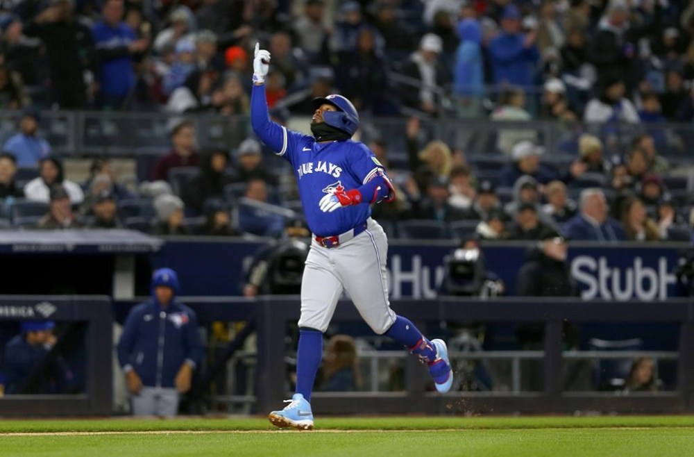 Toronto’s Vladimir Guerrero Jr. makes shushing motion to Yankee Stadium fans during home run ...
