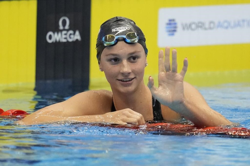 Summer McIntosh wins 100-metre butterfly at Canadian Swimming Open ...