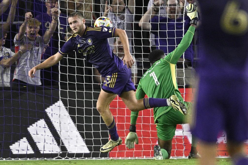 Spicer, Owusu score late goals to lift Toronto FC to comeback win in ...