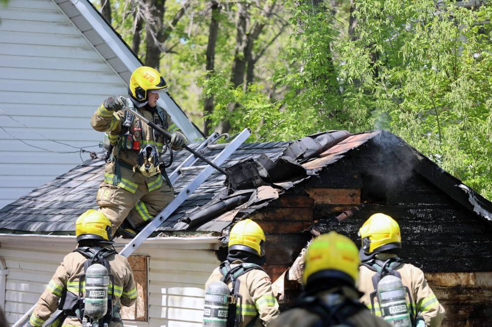 Firefighters battle burning shed – Brandon Sun