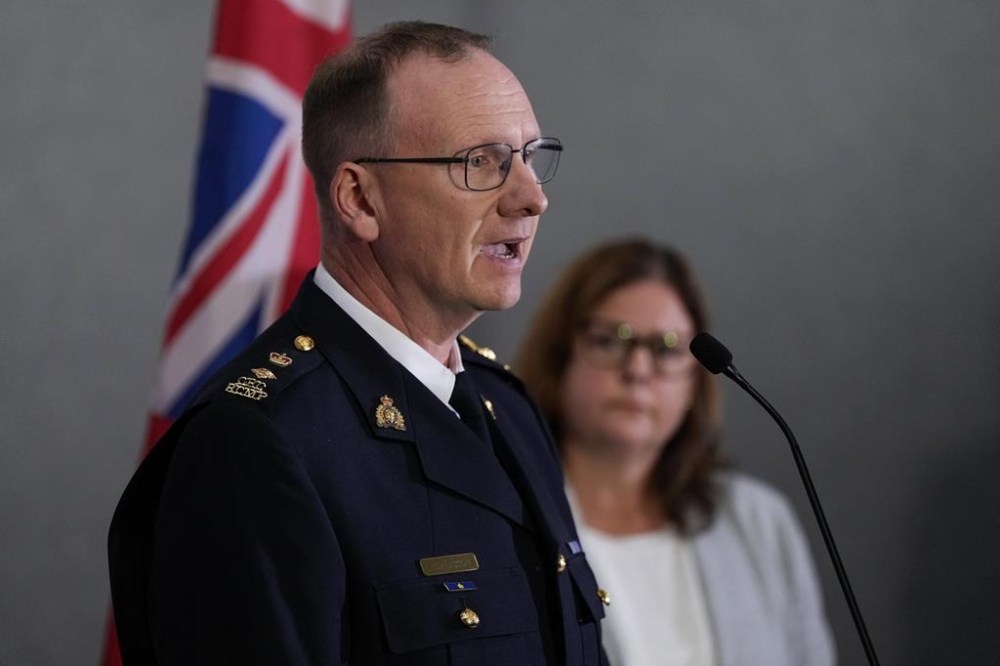 Police may never be able to talk to driver of bus in deadly collision ...