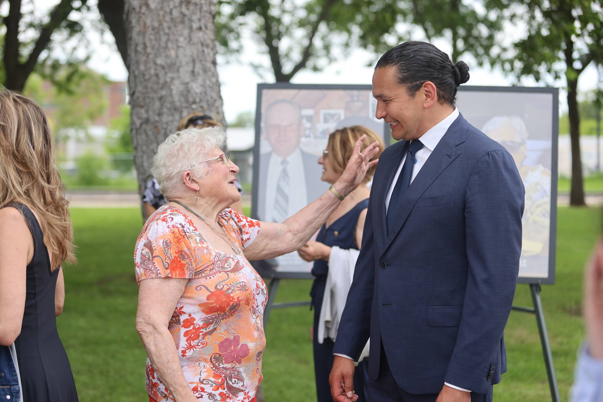 Monument to honour Carberry crash victims unveiled in Dauphin – Brandon Sun