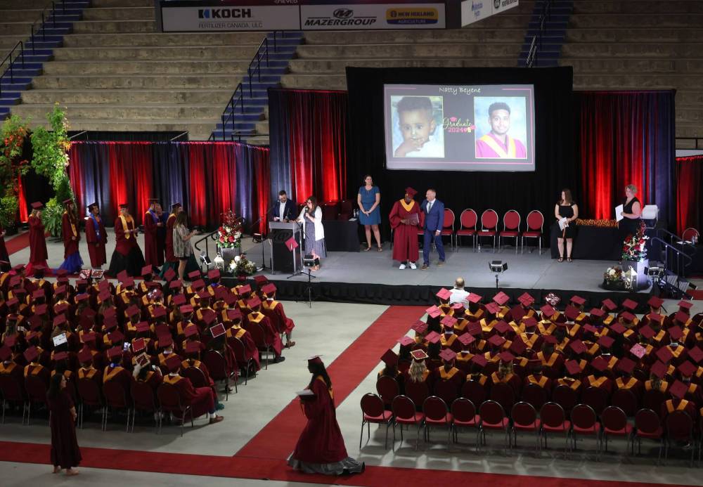 Crocus Plains grads urged to ‘pursue their passion’ – Brandon Sun