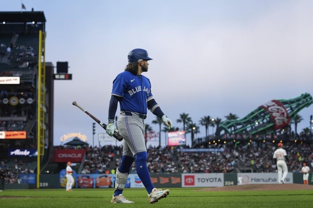 Blue Jays shortstop Bo Bichette leaves game against Tigers because of ...