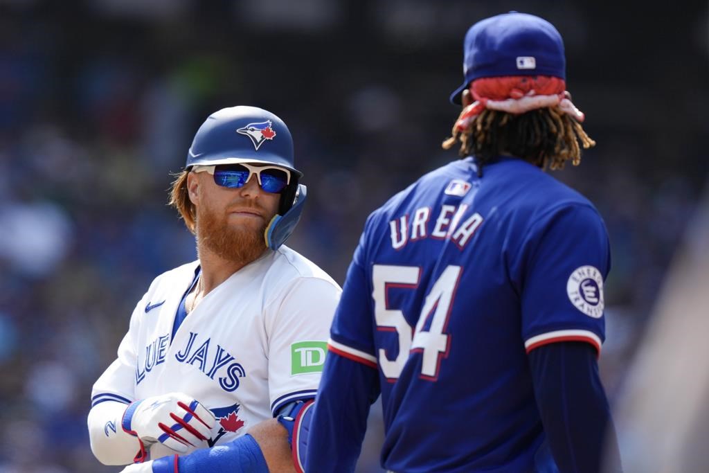 Blue Jays deal Justin Turner to Mariners ahead of MLB trade deadline ...