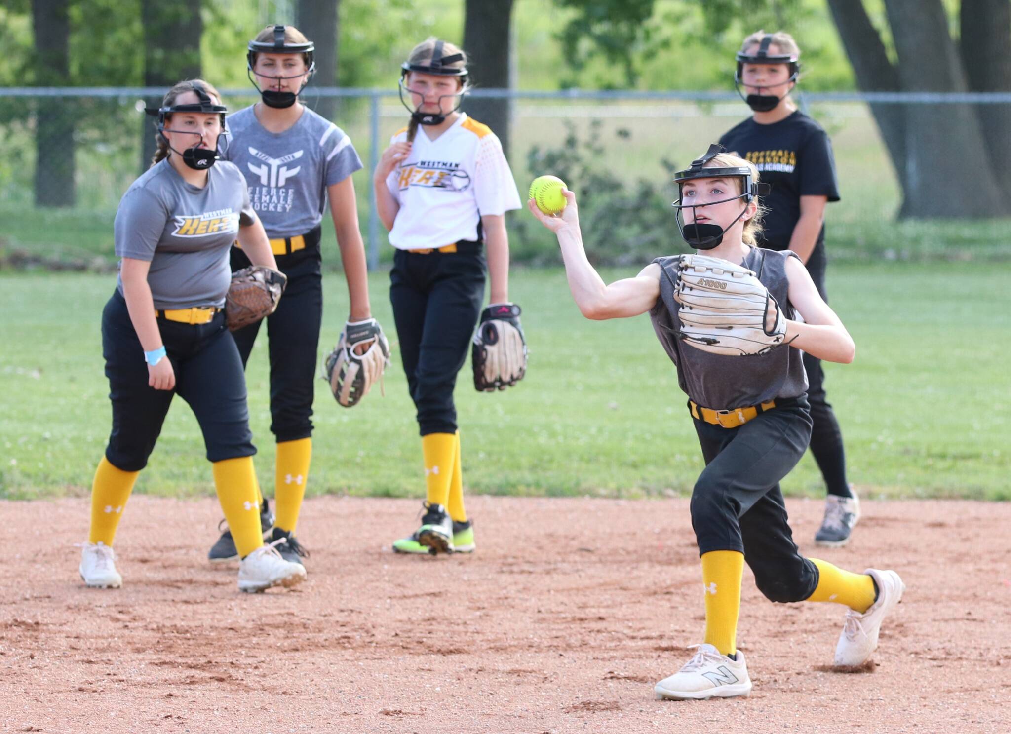 U11 Heat White brings energy to diamond – Brandon Sun