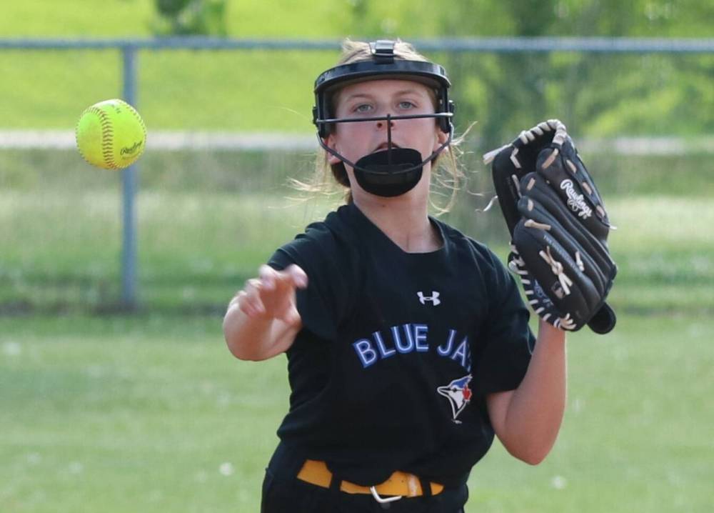 U11 Heat White brings energy to diamond – Brandon Sun