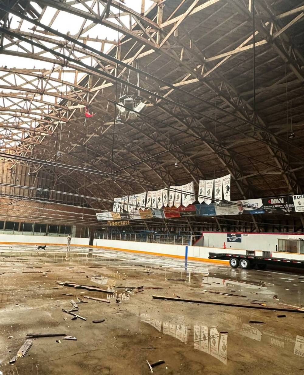 Wind rips roof off Foxwarren rink – Brandon Sun
