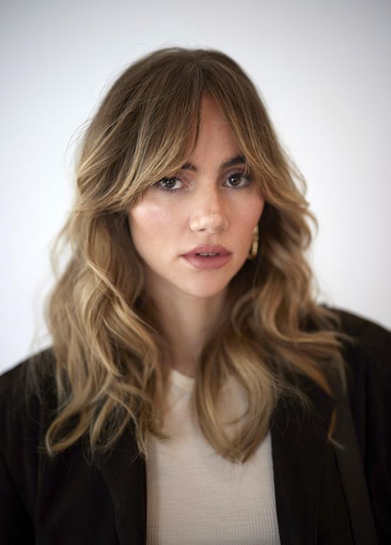 Suki Waterhouse pens a ‘Memoir of a Sparklemuffin’ on her wide-ranging ...
