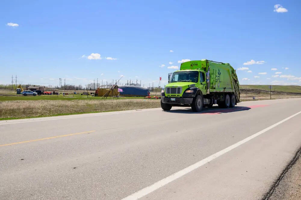 Province eyes GPS tracking of garbage trucks – Brandon Sun