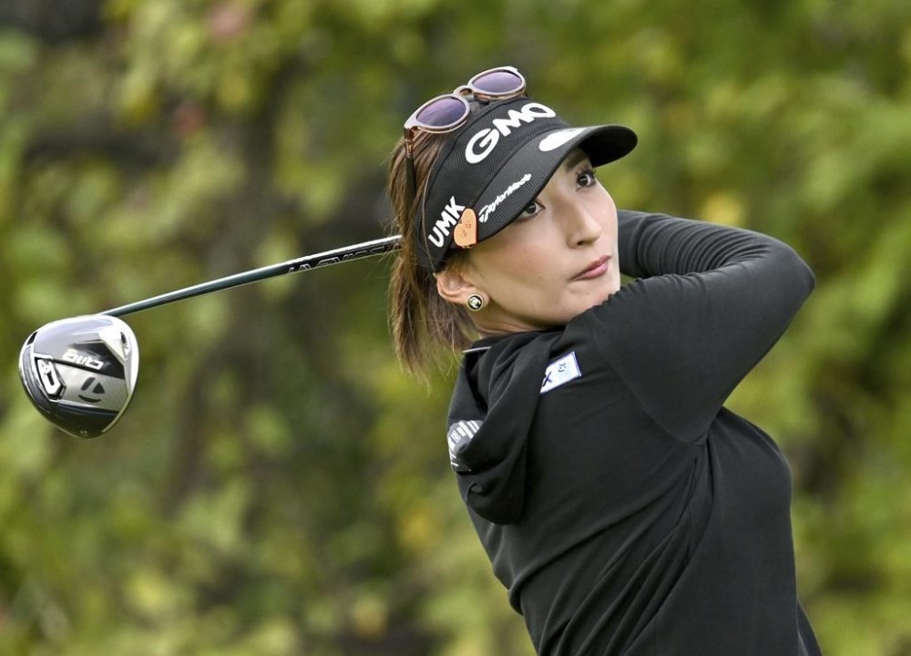 Hana Wakimoto of Japan shoots 9-under 63 to lead after the first round ...