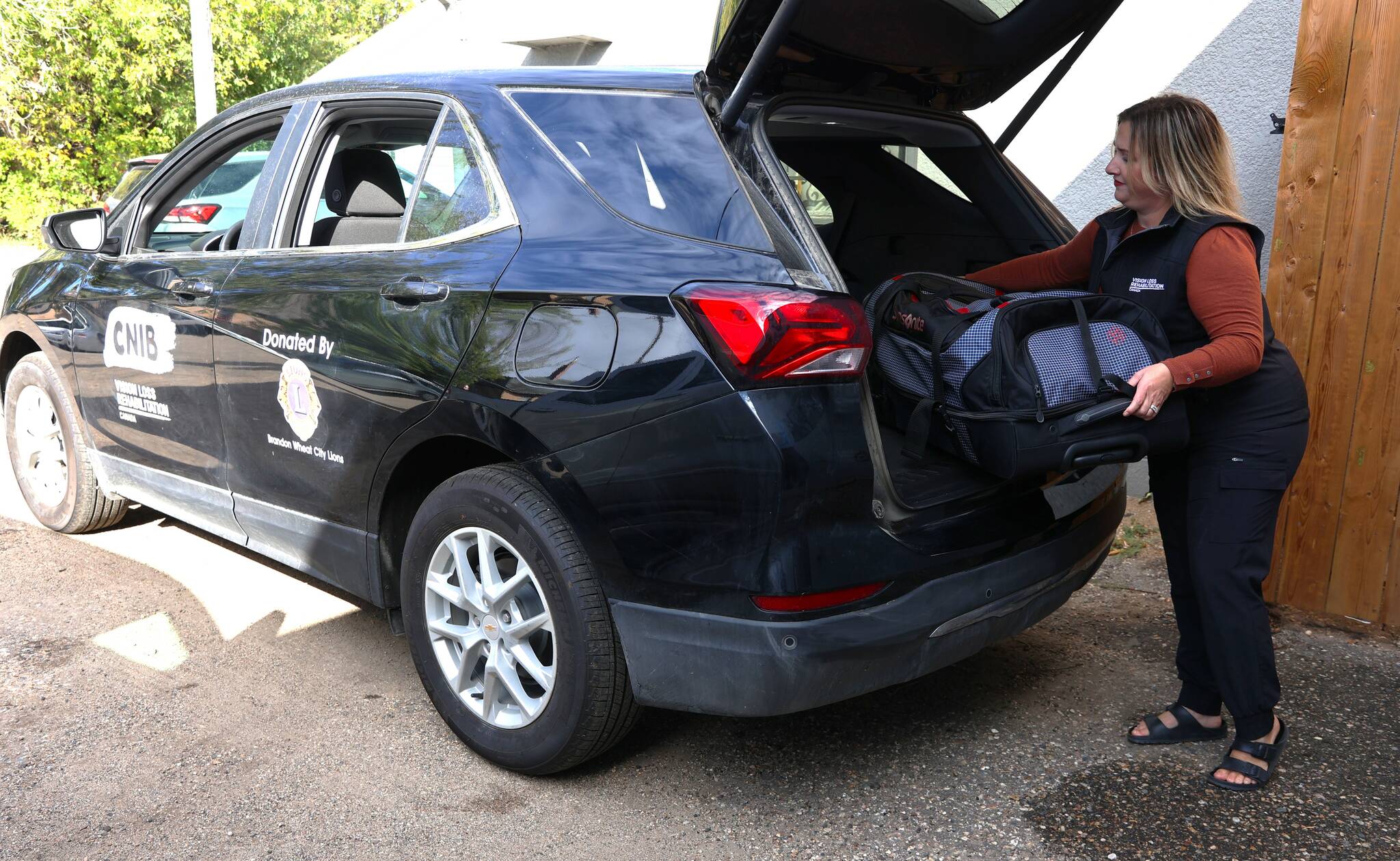 Vehicle big help for CNIB, VLRC – Brandon Sun