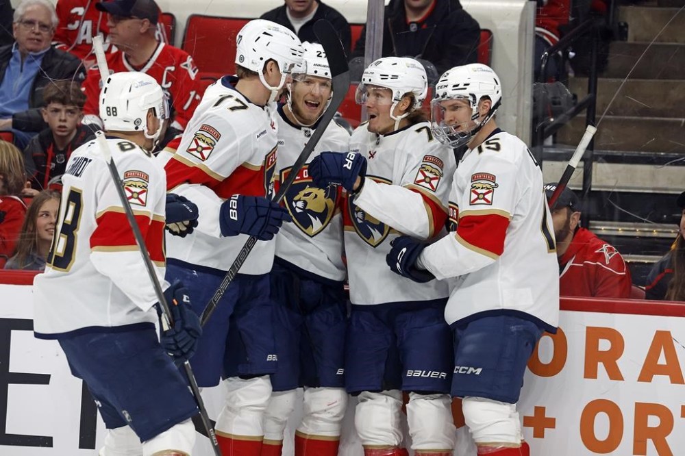 Panthers beat Hurricanes 6-3, snapping their nine-game home win streak ...