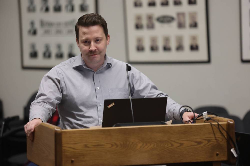 City council approves road, recycling grant application – Brandon Sun