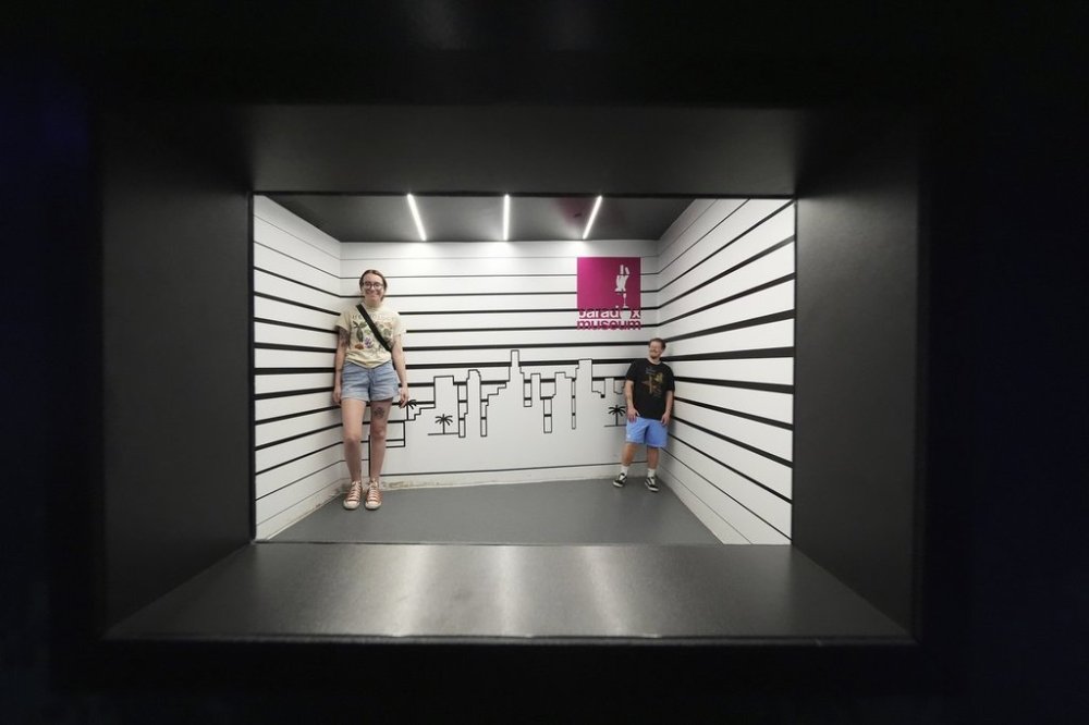 Paradox Museum Miami takes guests through a 21st century funhouse of ...