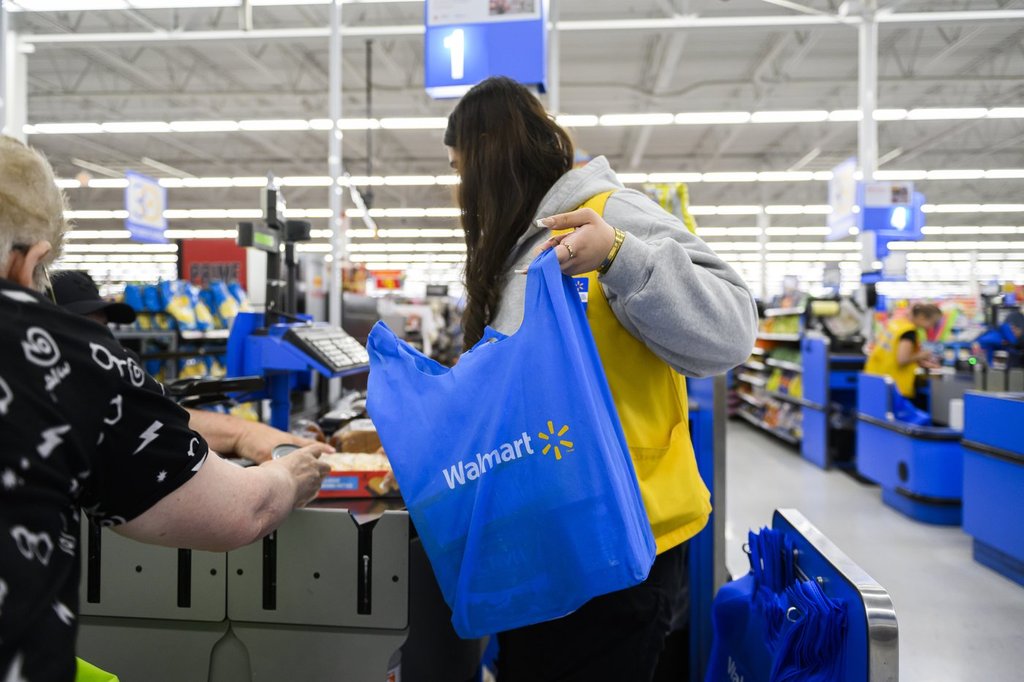 Walmart Canada to spend $6.5B over five years on new stores, sells ...