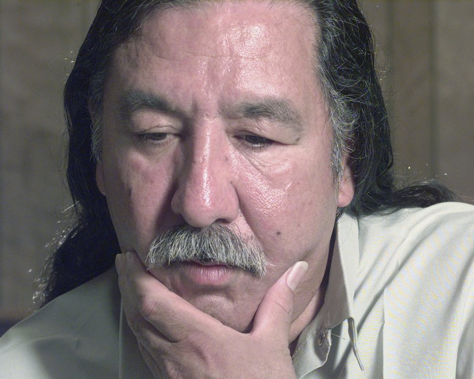 Leonard Peltier leaves prison after Biden commuted his sentence in the ...