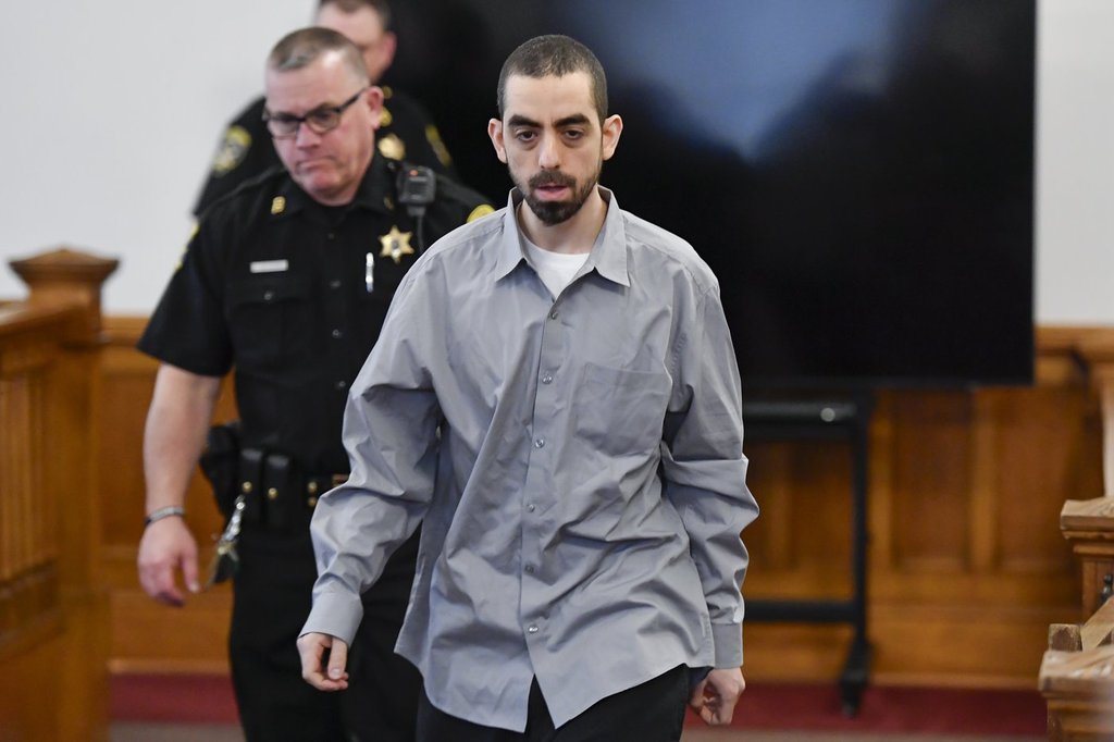 The man accused of stabbing Salman Rushdie declines to take the stand ...