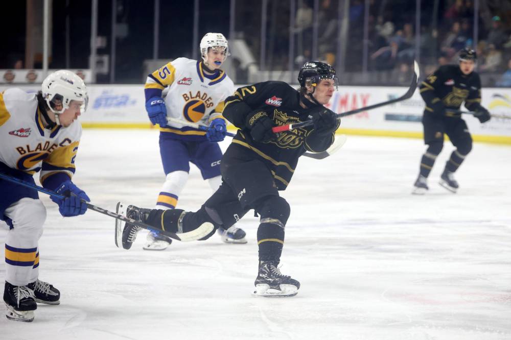 Blades outlast Wheaties for key win – Brandon Sun