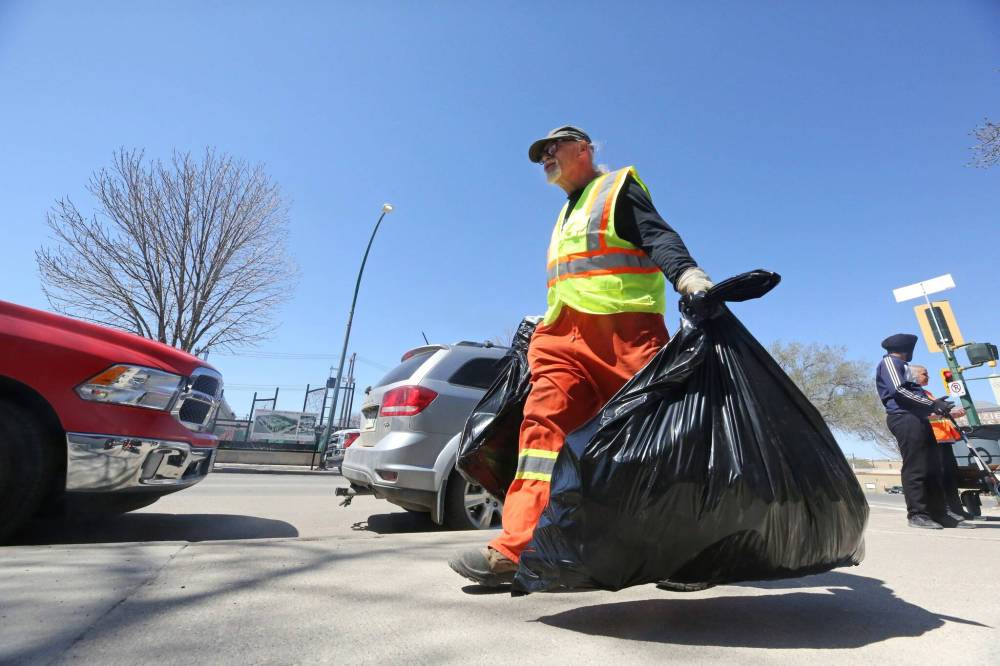 Cleanup volunteers flock to downtown – Brandon Sun