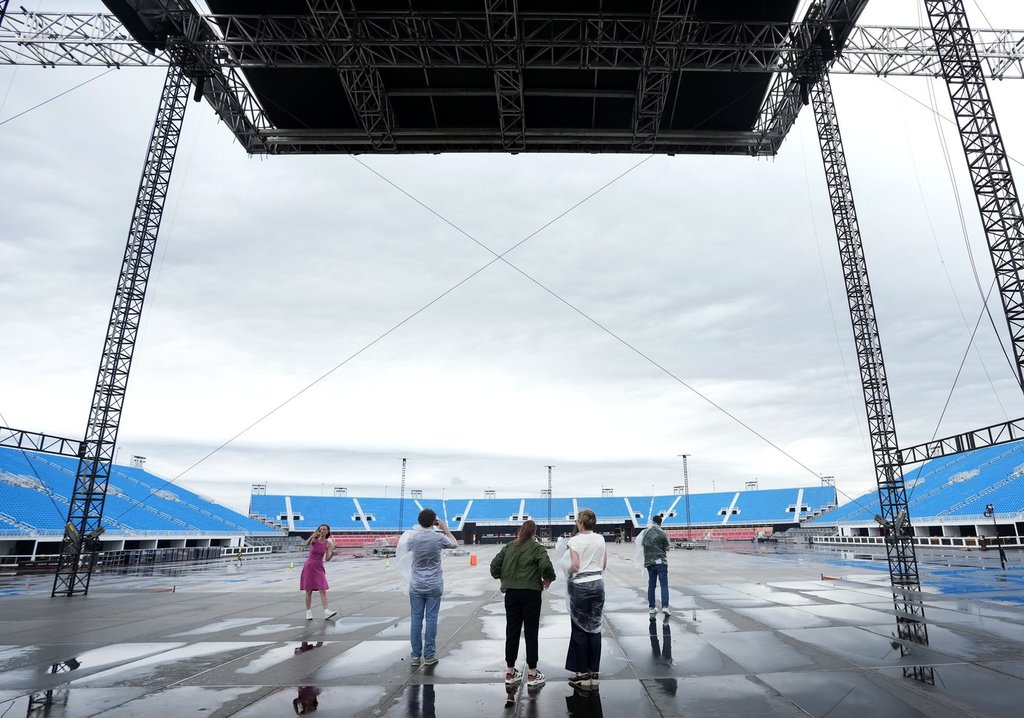 From free transit to a fan zone ferris wheel: a sneak peek at Toronto’s ...