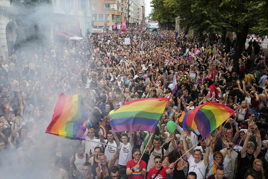 Berlin celebrates Pride parade with techno beats and rainbow flags ...