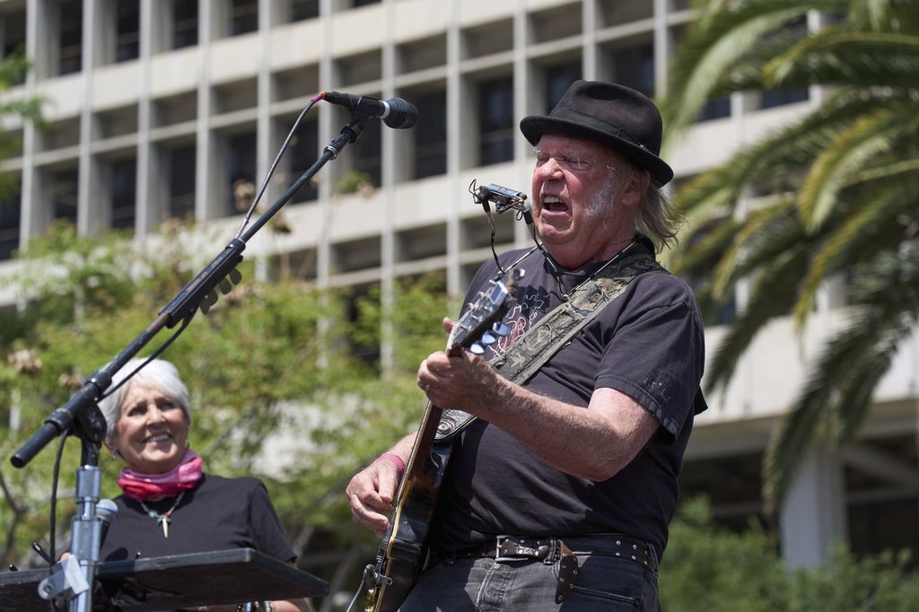 Canadian stars to align for unofficial Neil Young 80th birthday ...