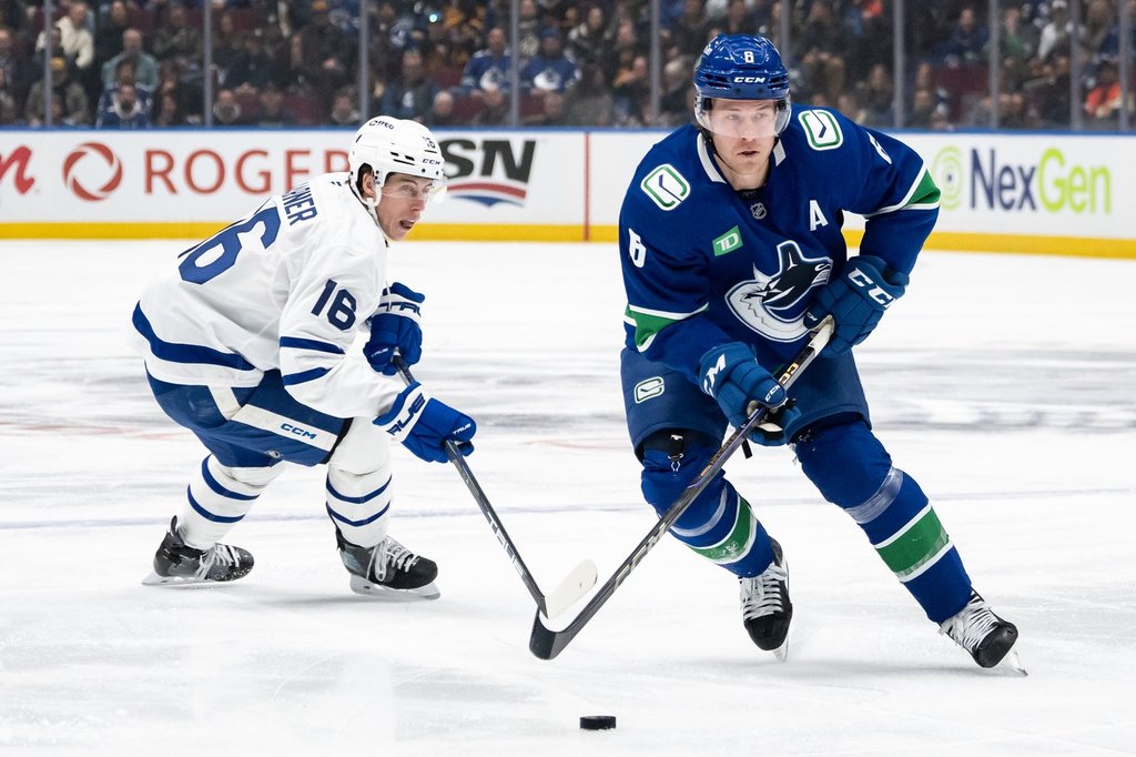 Elias Pettersson, Vancouver Canucks not dwelling on difficult season ...