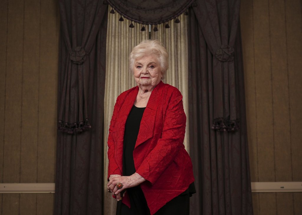 How does June Squibb do it at age 95? ‘I just gird my loins and go ...