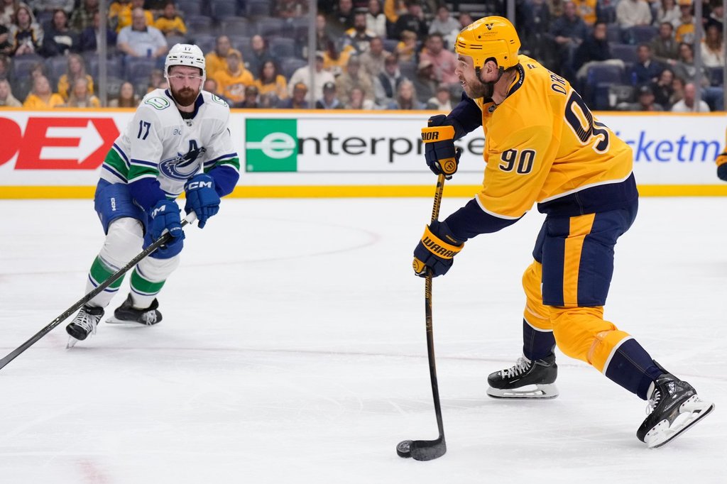 Cole Smith, Juuse Saros lead Predators over Canucks 2-1 – Brandon Sun